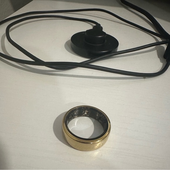 Oura | Wearables | Oura Ring Gold Size 8 Gen 3 | Poshmark